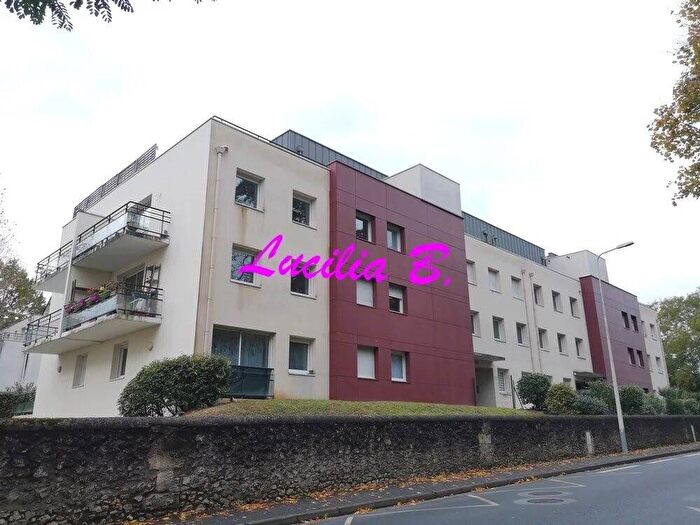 Appartement à louer - Tours - 3 pièces - 2 chambres