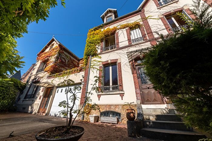 Maison à vendre - Mantes-la-Jolie, Centre-ville - 11 pièces - 7 chambres