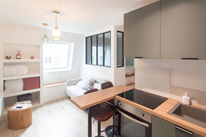 Appartement à louer - Pau, Centre-ville - 1 pièce