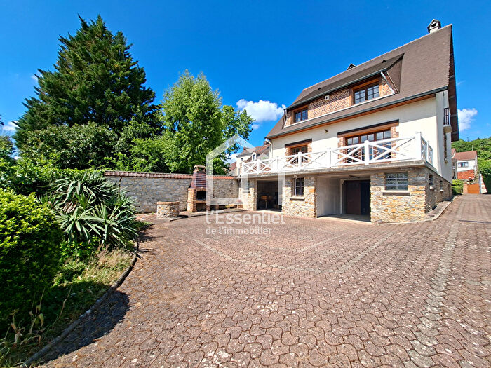 Vaux-sur-Seine : Maison 7 pièces à vendre