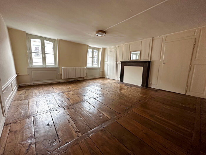 Appartement à louer - Limoges, Centre-ville, Hôtel de Ville, Emailleurs - 3 pièces - 2 chambres