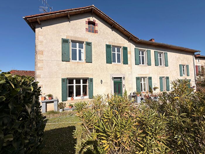 Maison 10 pièces à vendre à Benest