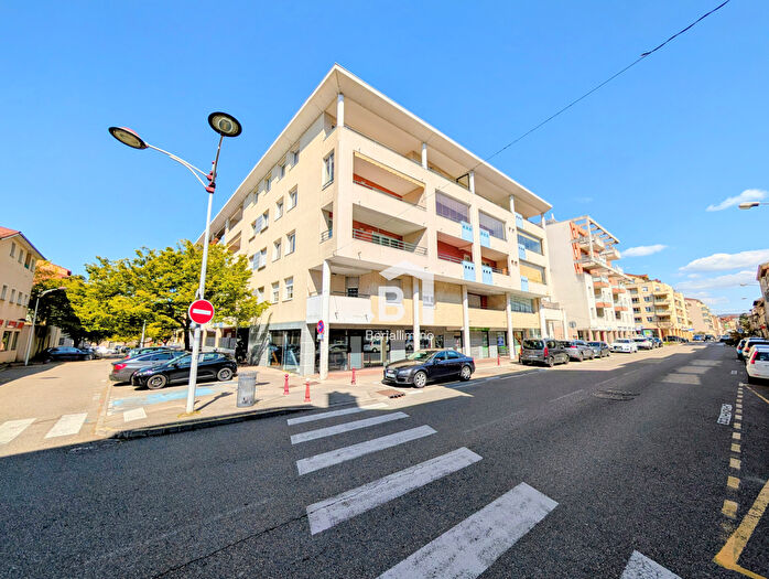 Appartement à vendre - Bourgoin-Jallieu, Centre-ville, Pont Saint-Michel - 3 pièces - 2 chambres