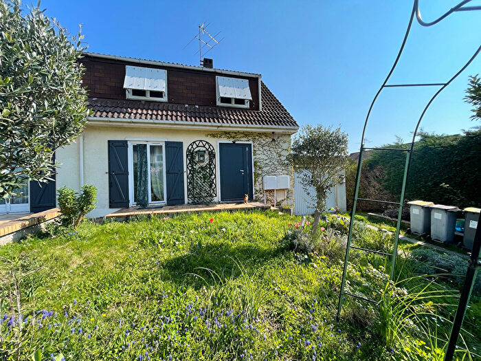 Maison à vendre - Étampes, Centre-Ville - 5 pièces - 3 chambres