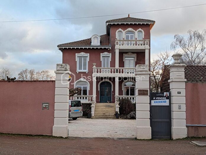 Maison à vendre - Montrond-les-Bains - 10 pièces - 7 chambres