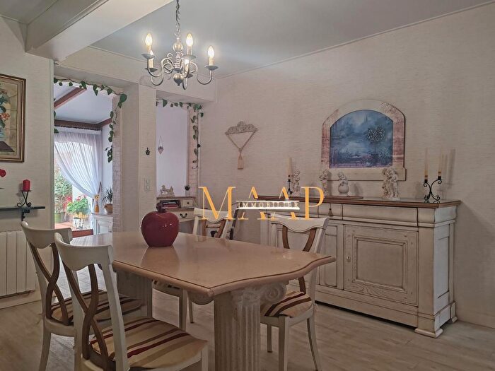 Maison 4 pièces à Voves, à vendre