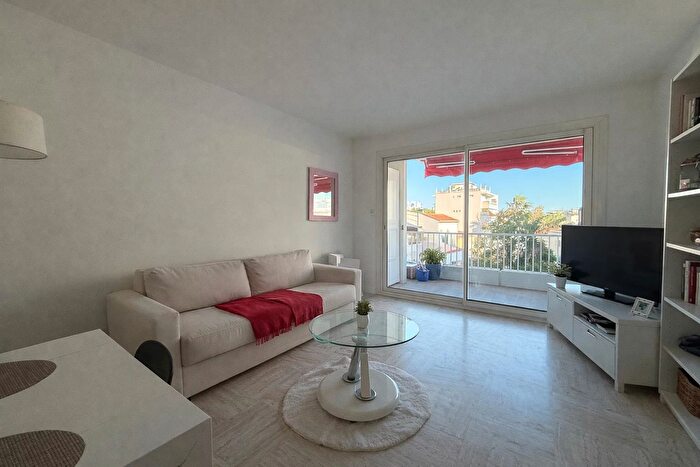 Appartement à vendre - Cannes, Pointe Croisette - 2 pièces - 1 chambre