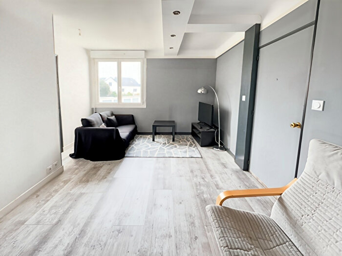 Appartement à louer - Quartiers Nord-Est, Jeanne dArc - 5 pièces - 4 chambres