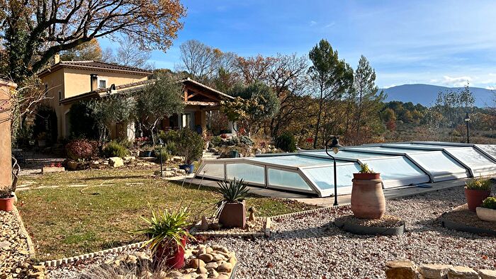 Maison à vendre - Crestet - 5 pièces - 4 chambres