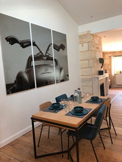 Appartement à louer - Bordeaux, Quinconces, Grands Hommes, Tourny - 4 pièces - 3 chambres