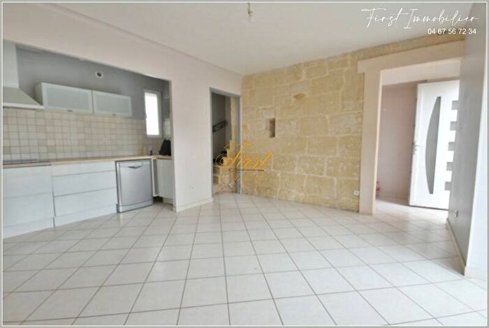 Appartement à louer - Sommières - 3 pièces - 2 chambres