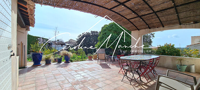 Maison à vendre - Saint-Mitre-les-Remparts - 7 pièces - 5 chambres