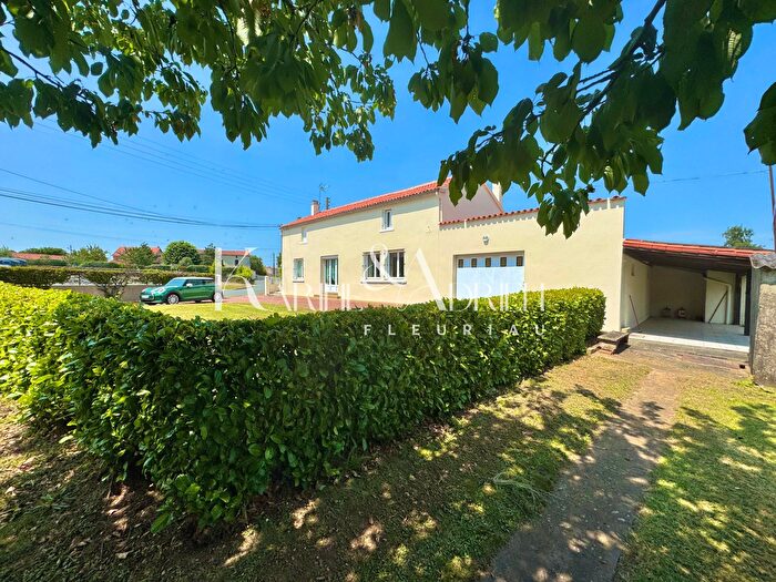 Maison à vendre - Pouillé - 5 pièces - 3 chambres