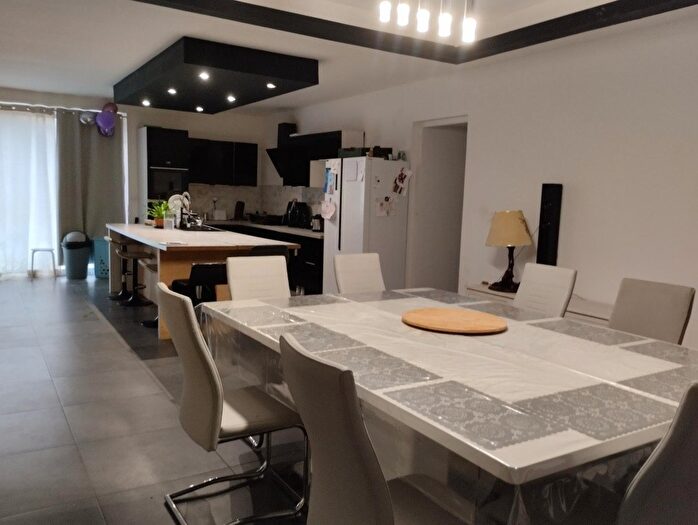 Maison à vendre - Saugon - 10 pièces - 5 chambres