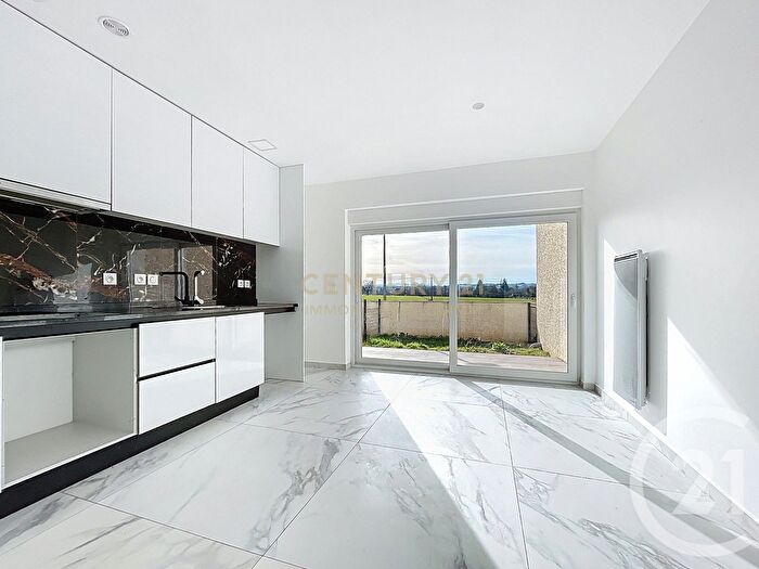 Maison à vendre - La Chapelle-de-la-Tour - 4 pièces - 2 chambres