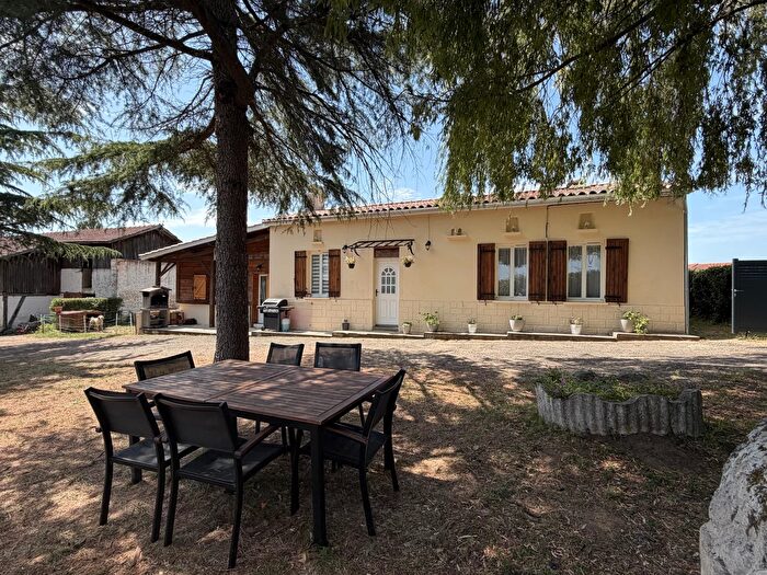 Maison 4 pièces à Saint-Bonnet-sur-Gironde, à vendre