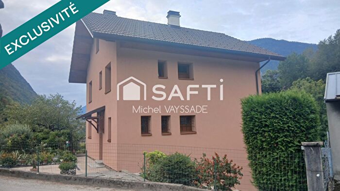 Maison 5 pièces à vendre à Cevins