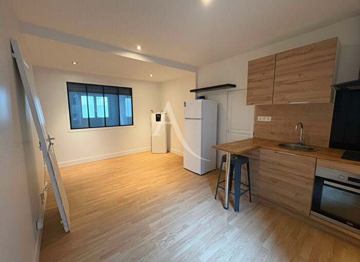 Appartement à vendre - Reims, Centre-ville - 2 pièces - 1 chambre