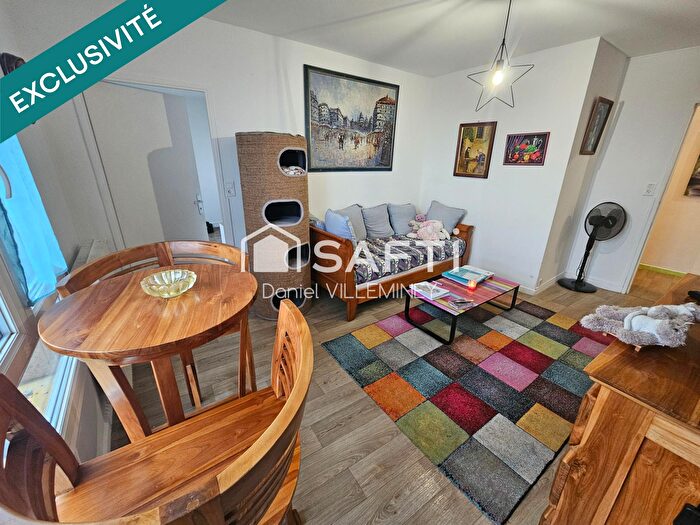 Appartement à vendre - Luxeuil-les-Bains - 5 pièces - 4 chambres