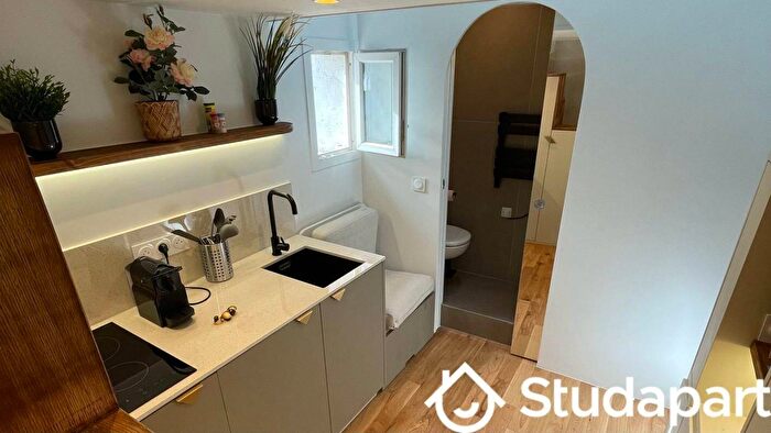 Appartement à louer - Hoche-Friedland, Paris ème arrondissement - 1 pièce