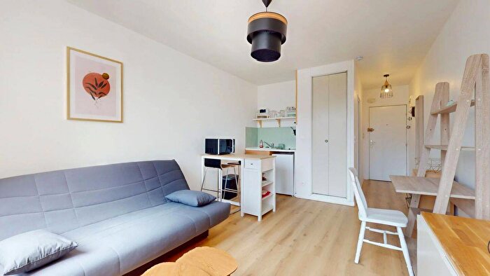 Rechèvres-Bas Menus-Boulevard, Chartres : Appartement 1 pièce à louer