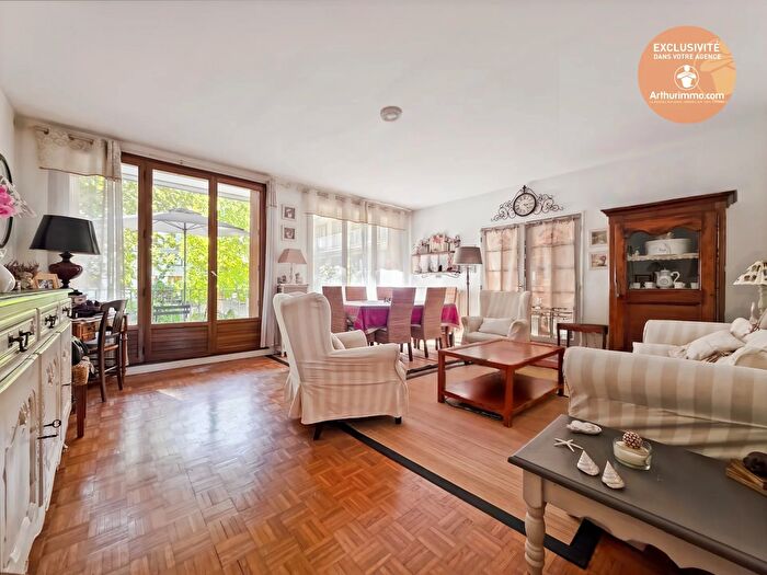 Appartement 4 pièces à Évry, Aguado, à vendre