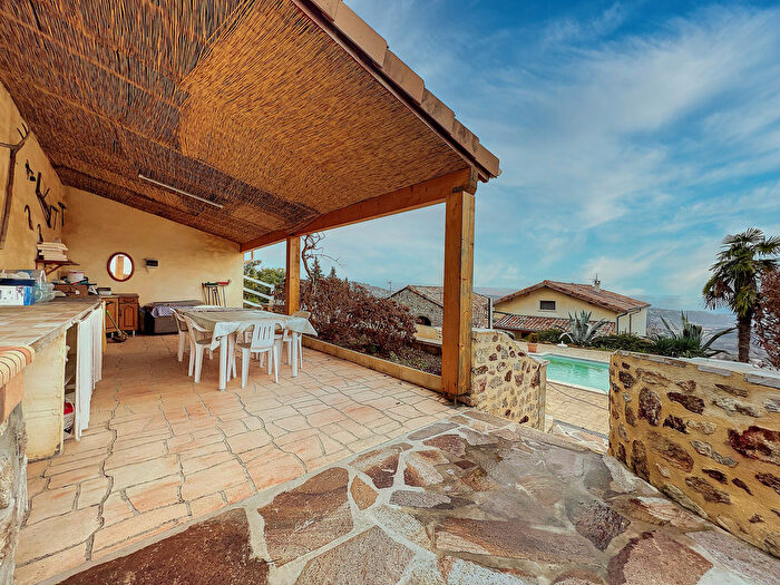 Maison à vendre - Vals-les-Bains - 6 pièces - 3 chambres