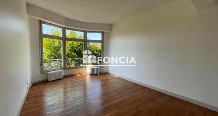 Centre Ville, Carcassonne : Appartement 3 pièces à louer