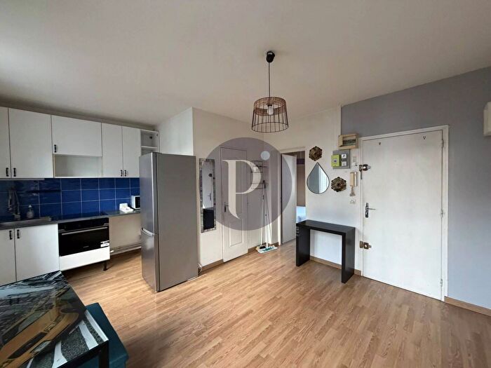 Appartement à louer - Centre Ville, Vitry-sur-Seine - 2 pièces - 1 chambre