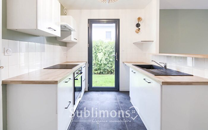 Maison à vendre - La Trinité-Surzur - 5 pièces - 4 chambres