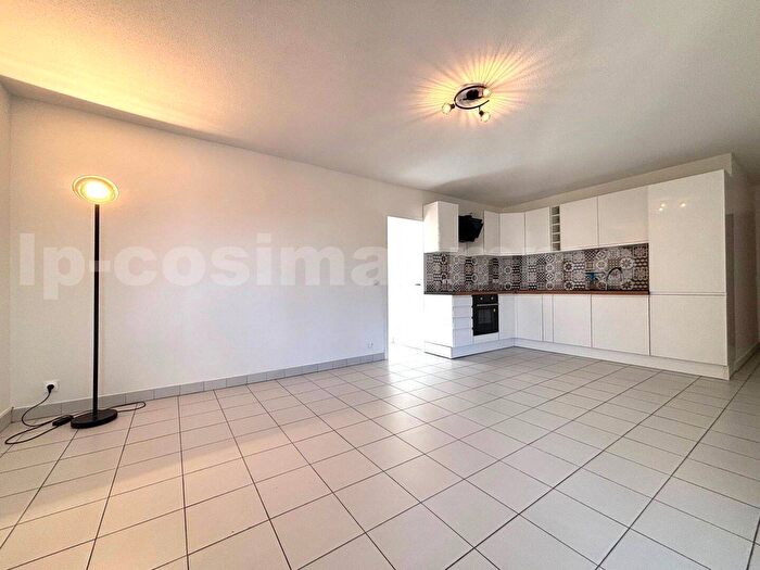 Appartement à louer - Centre Ville, Cluses - 2 pièces - 1 chambre