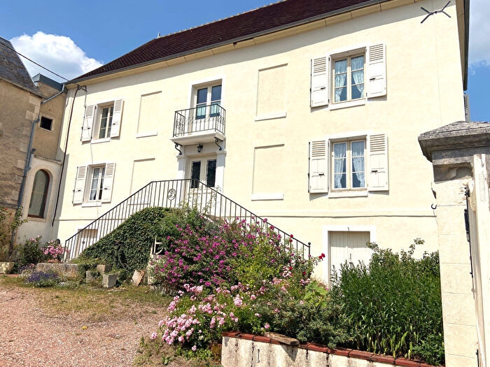 Maison à vendre - Ouanne - 7 pièces - 4 chambres