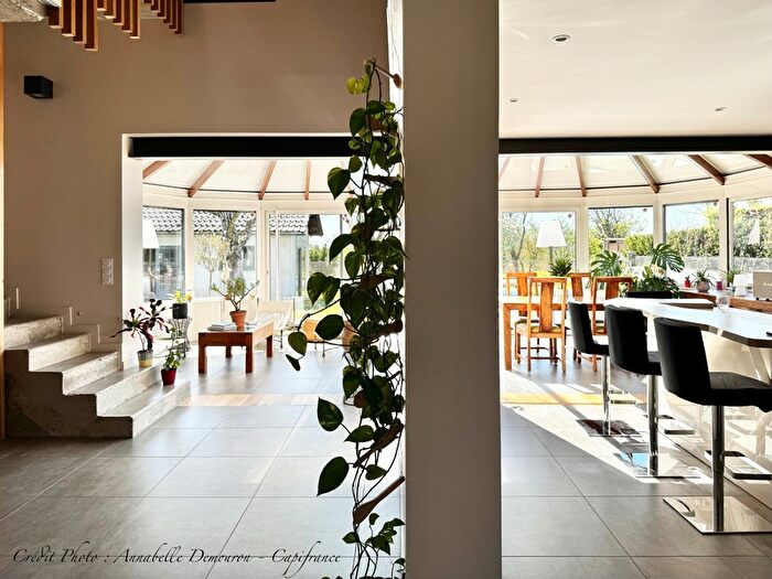 Maison 8 pièces à Saint-Bonnet-près-Riom, à vendre
