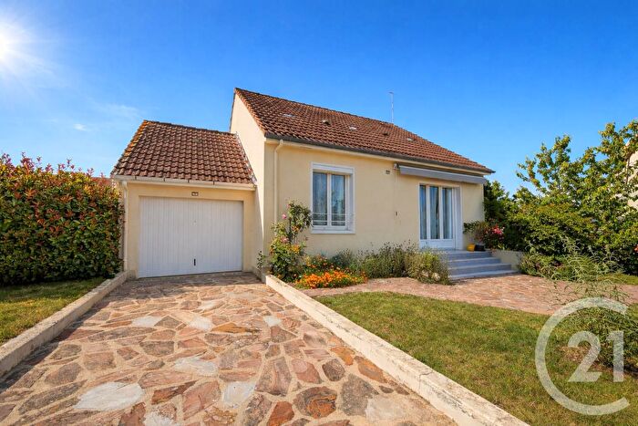 Maison 4 pièces à Maintenon, à vendre