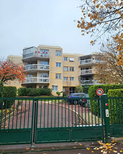 Appartement à louer - Chatou, Nord - 3 pièces - 2 chambres