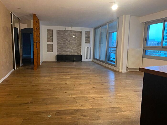 Appartement à louer - Gambetta, Courbevoie - 4 pièces - 3 chambres