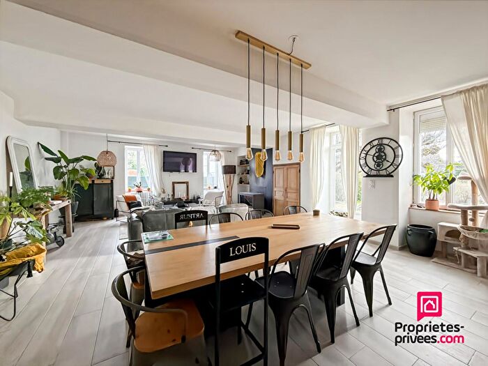 Maison à vendre - Avallon - 6 pièces - 4 chambres