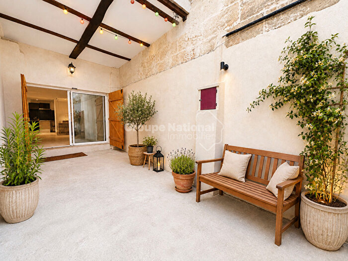 Maison 4 pièces à Tarascon, Centre-ville, Château, Condamine, à vendre