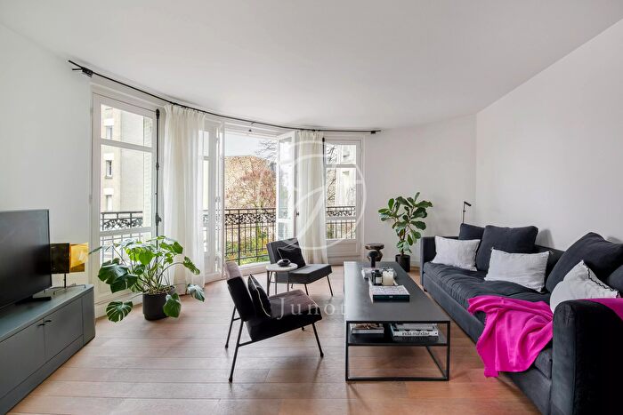 Appartement à vendre - Paris e , Montmartre, Sacré Coeur, Abbesses - 2 pièces - 1 chambre