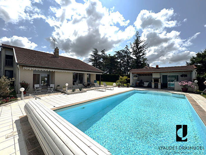 Maison à vendre - Notre-Dame-de-Boisset - 7 pièces - 4 chambres