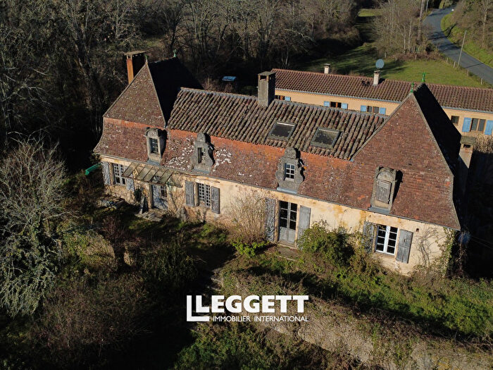 Maison à vendre - Les Eyzies-de-Tayac-Sireuil - 6 pièces - 4 chambres