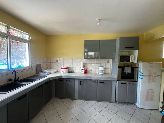 Maison 4 pièces à Les Abymes, à louer