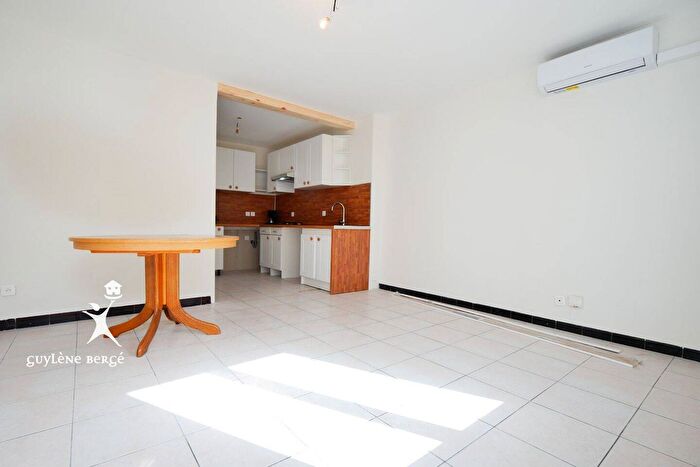 Maison à louer - Aimargues - 3 pièces - 2 chambres