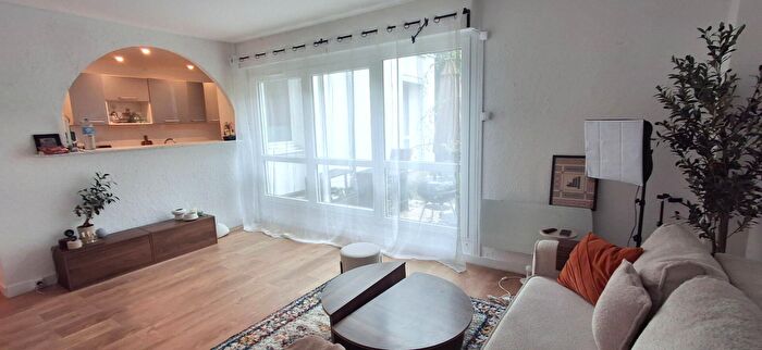 Appartement à vendre - Évry, Les Pyramides - 3 pièces - 2 chambres