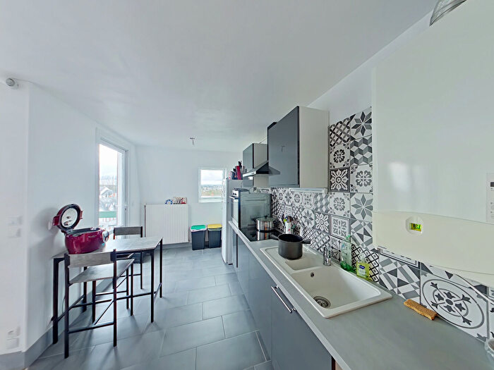 Appartement à vendre - Châtellerault, Centre-ville - 3 pièces - 2 chambres