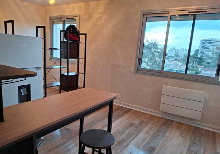 Bordeaux, Saint-Christoly : Appartement 1 pièce à louer