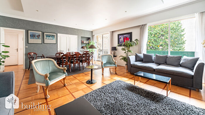 Appartement à vendre - Neuilly-sur-Seine, Charles Laffitte - 5 pièces - 3 chambres