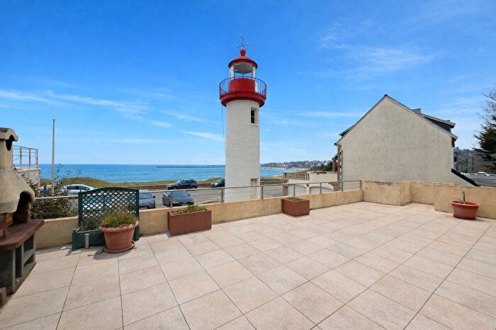 Maison à vendre - Audierne - 8 pièces - 6 chambres