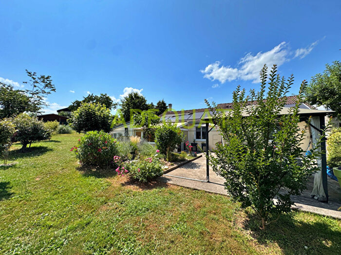 Maison à vendre - Saint-Clair-de-la-Tour - 4 pièces - 3 chambres