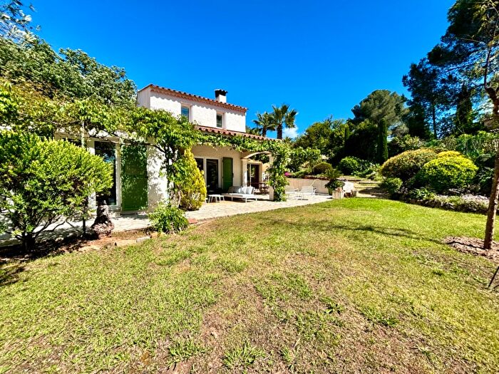 Maison à vendre - Fréjus, La Tour de Mare - 6 pièces - 4 chambres